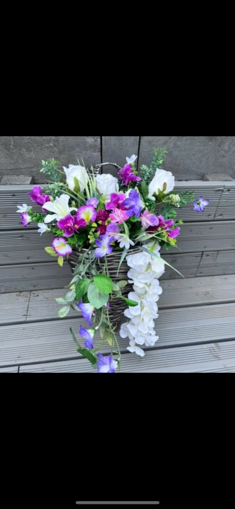 Fence/wall flat back baskets – TLC Flowers